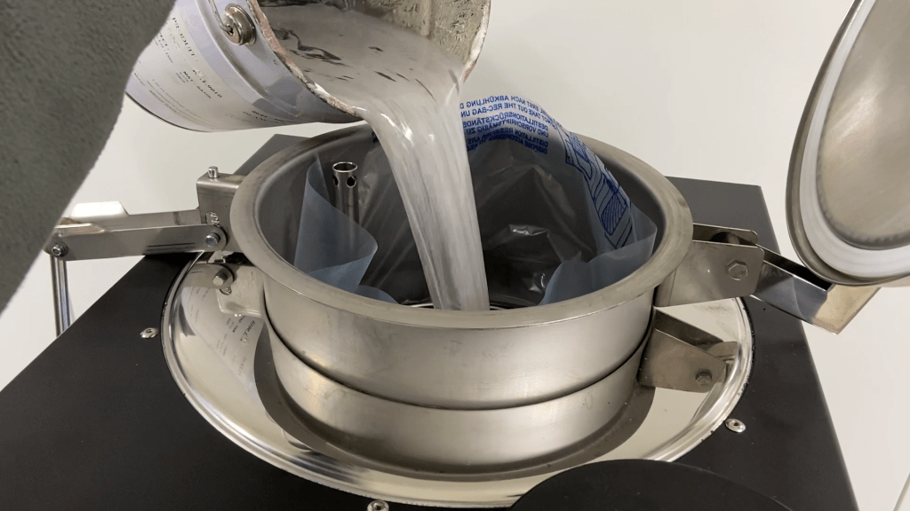 Faites des économies en recyclant vos solvants usagés ! - Tricolor ...